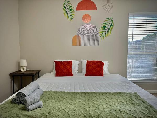 Kingbed A Plus Location Aplus For Workers Longstaydiscounts - Lake Texoma