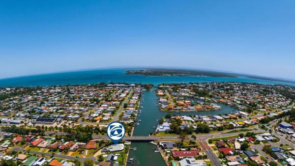 Ground Floor, Family Unit On The Canal With Free Wifi! - Sandstone Point