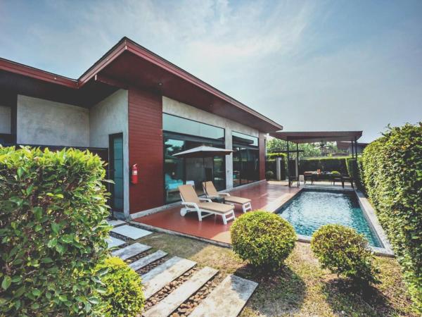 Sea Two Pool Villa Resort Pattaya - Jomtien