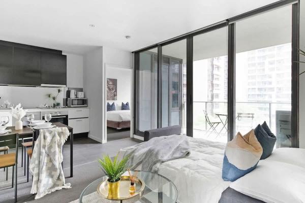 A Spacious 2br Apt Walk To Southern Cross Station - Saint Kilda