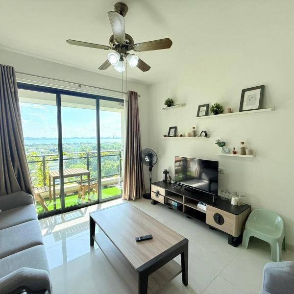 Regalia Park Block B Sea View 2b2r 6 Pax - Kukup