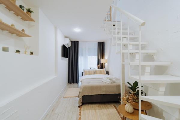 City Center New Apt, Top-floor Balcony - Kisjenő