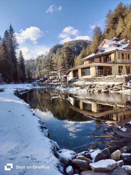 Shiva Valley River Side - Mandi