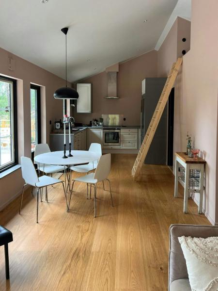 Archipelago House With Terrace On Scenic Hill - Uppsala län