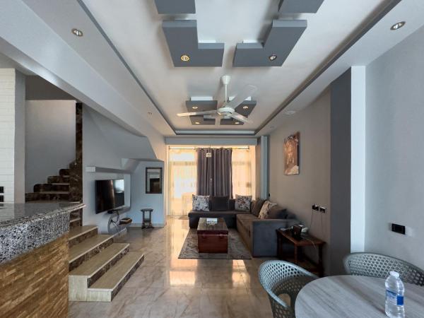 129 · 2br Townhouse 2 Bath Tv Backyard - Gizeh