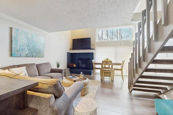 Trout Creek Condo Resort: Condo 78 - Harbor Springs, MI