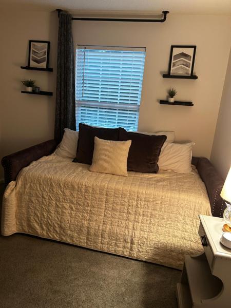 Room For Rent In Cozy Family Home - South Carolina