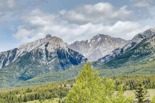 Stunning 3br Escape With Mountain Views In Canmore - Canmore