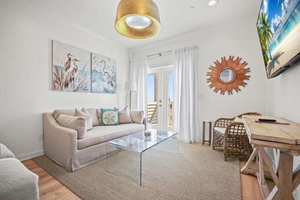 Beach Access Condo-walk To Downtown-pets Welcome W/ Fee - Pass Christian, MS