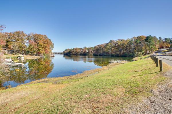 Dog Friendly! Hot Springs Condo W/ Private Balcony - Hot Springs Village, AR
