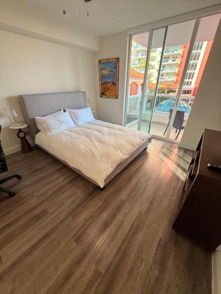 Intracoastal Yatch Club - Sunny Isles Beach, FL