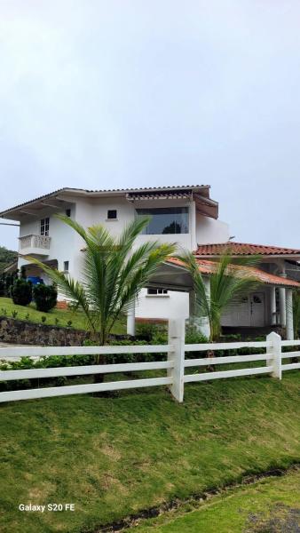 Villa Paraiso De Montana En Altos Del Maria - Panama