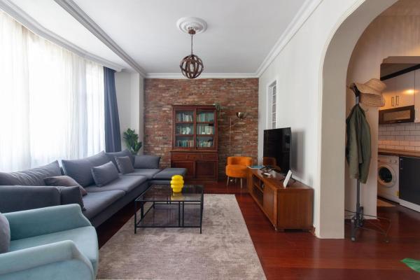 Tasteful & Spacious 3br Haven In Trendy ŞIşli - Estambul