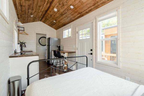 Stay Portland - The Tiny Farmhouse On Alberta - Vancouver, WA