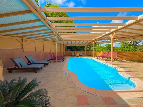 Villa Case Bourbon Piscine, Fitness Et Jeux - Martinique