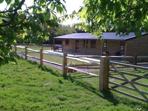 Woodside Cottages - Beech Cottage - Self-catering - Uckfield