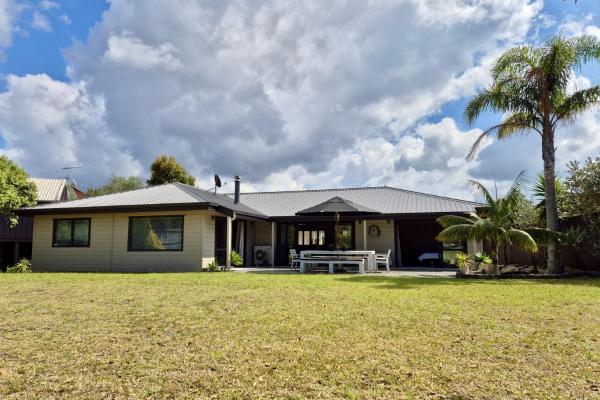 Hosts On The Coast Pauanui Parkside Retreat - Pauanui
