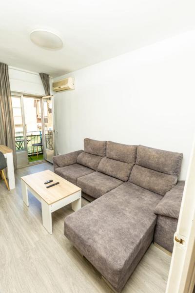Apartament With Balcony - Madrid
