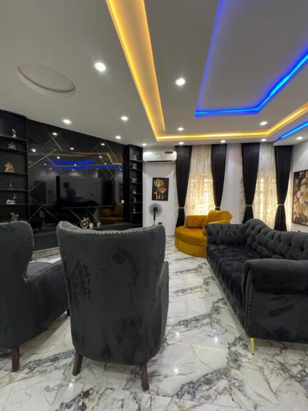 Modern Luxury 2br Suite Smart Home Wifi - Abuja