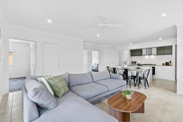 Fresh And Stylish 4br Getaway Near Local Parklands - ゴールドコースト