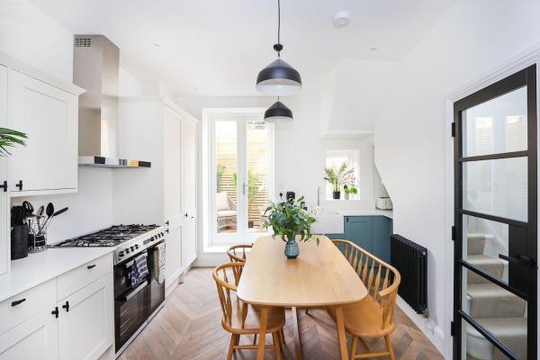 Beautiful 4-bed, 4-bath Family Home In London - Londres