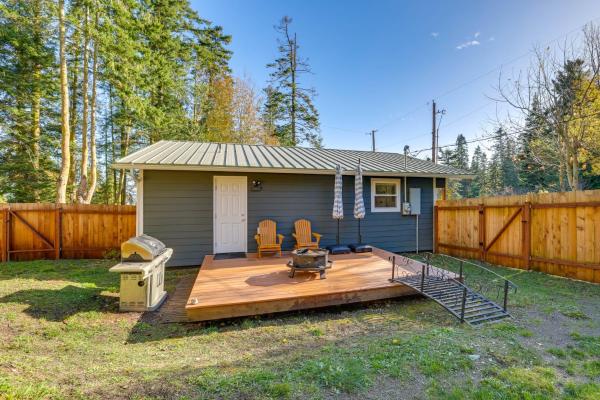 Hike & Relax Fireside: Nordland Gem W/ Deck & Yard - Whidbey Island, WA