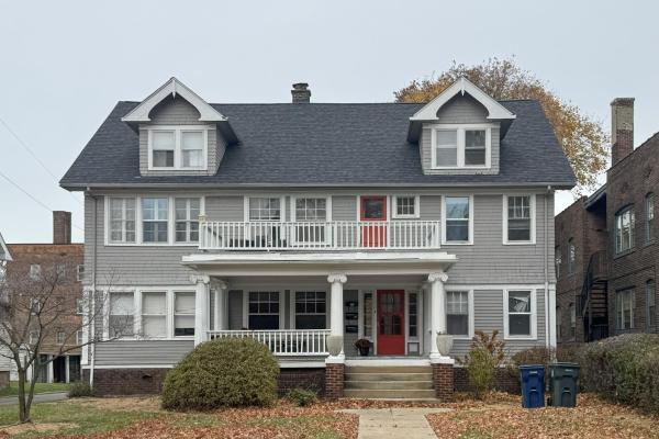 Walk To Coventry Village: Charming Top-floor Unit! - Cleveland Heights, OH