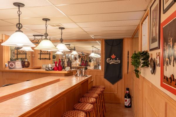 Elegant Mansion With Private Bar & Game Lounge - Lakeshore