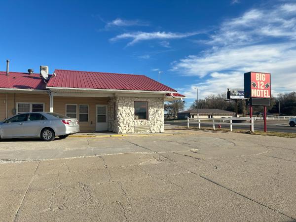 Big 12 Motel - Nebraska