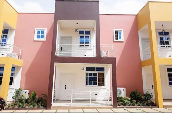 Two Sisters Villa - Accra