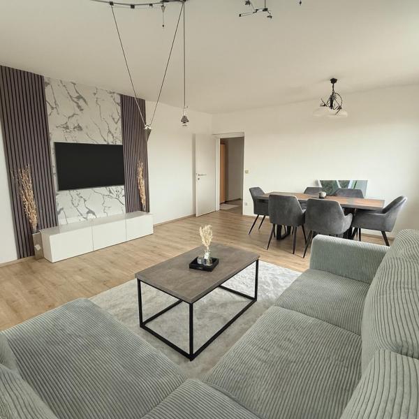 Modern & Geräumig & 3 Min Zur Straßenbahn - リンツ