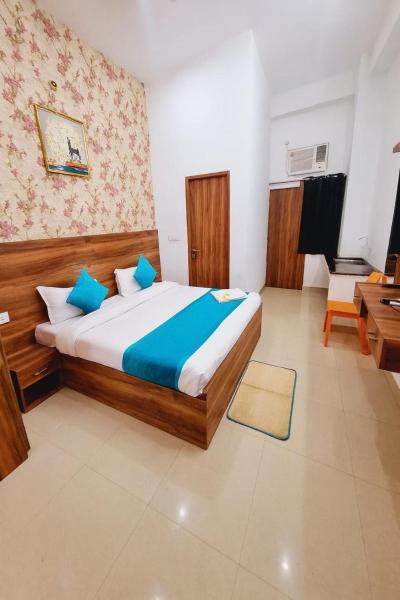 Cosmic Elite Rk Hotel Vrindavan - Vrindavan
