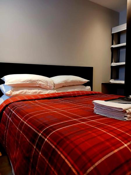 Amara & Nomad 2 - Barnes