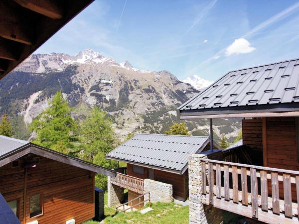 Chalet In Villarodin Near Lake - La Norma