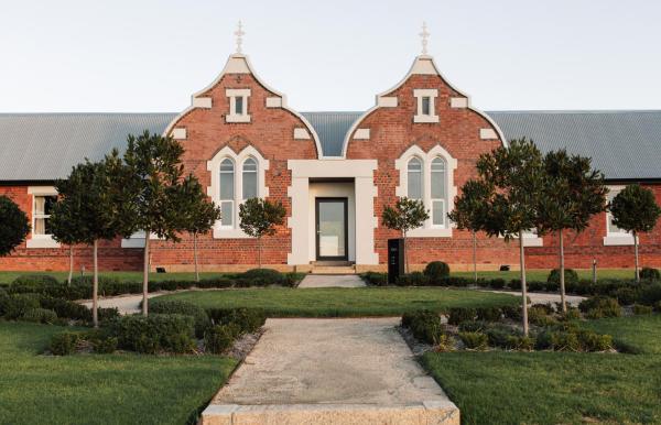 The Benev - Wellness Accommodation - Beechworth