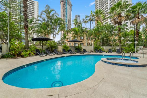 3-br Apartment With Ocean And City View, 3 Minutes Walk To Beach, Free Parking! - Broadbeach