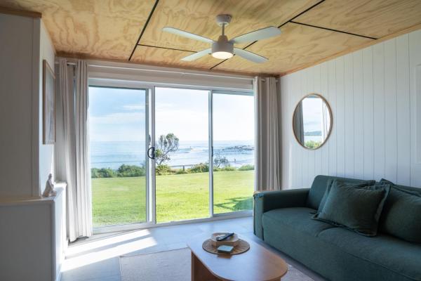 Jim & Dots Beachside Escape - Red Rock