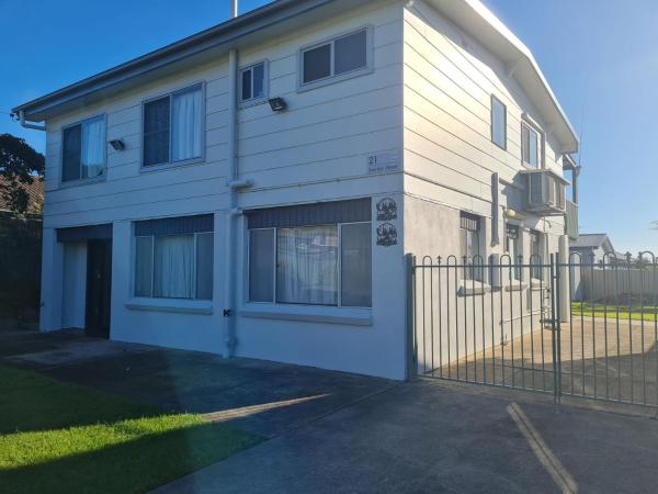 Fishos Hangout 2 - 2-21 Sinclair Street - Bermagui