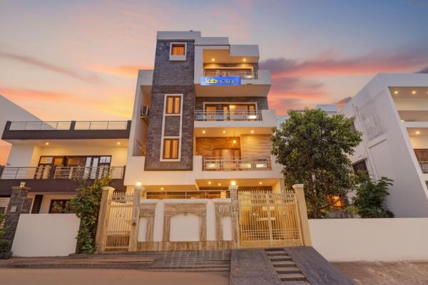 Fabhotel Casa Residency - Noida