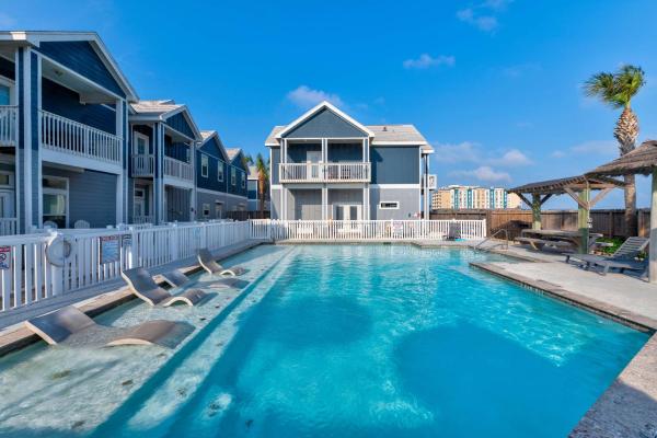 Walk To Beach Hot Tub Community Pool Water View - North Padre Island, TX