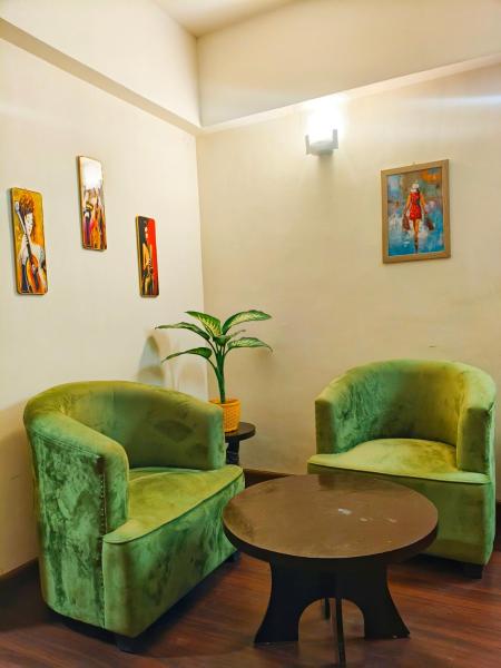 Lovebirds Nest By Doosra Ghar - Dehradun