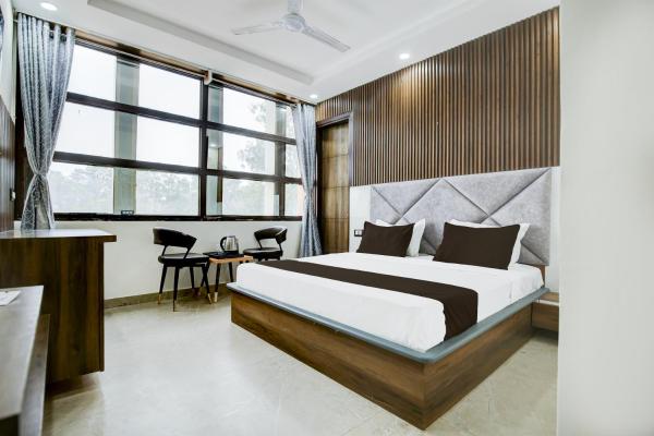 Hotel O Platinum - Zirakpur