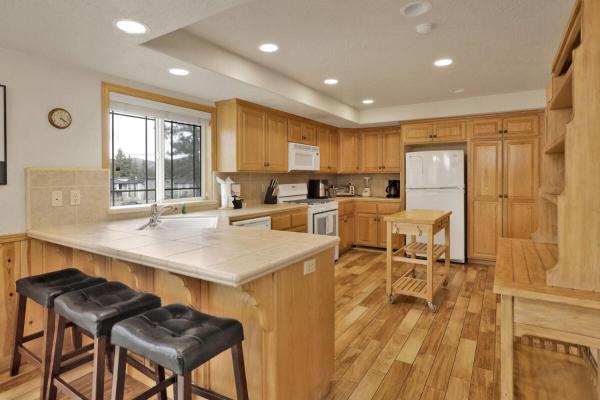 Brownie Retreat Walk-to-summit Mountain Getaway For Snowboarders & Skiers - Big Bear Lake