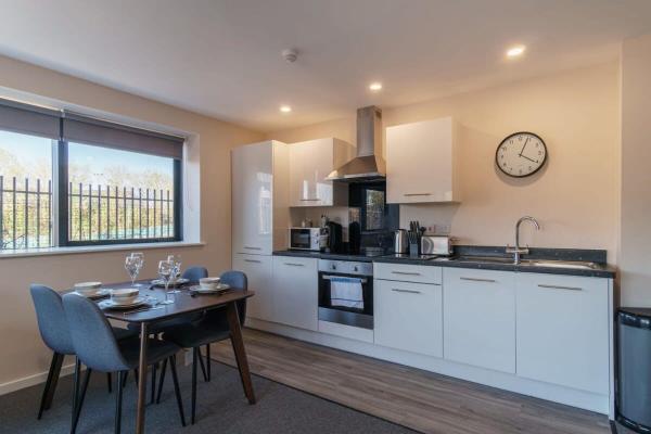 Spacious Salford Quays Apartment, Prime Location - Manchester