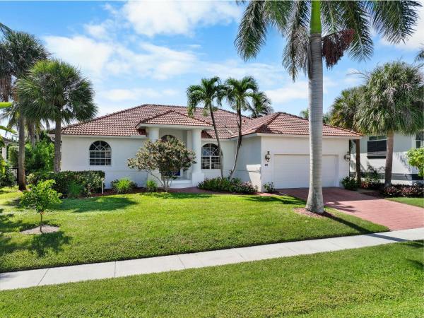 Seaside Waterfront Home With Heated Pool And Dock - Marco Island, FL