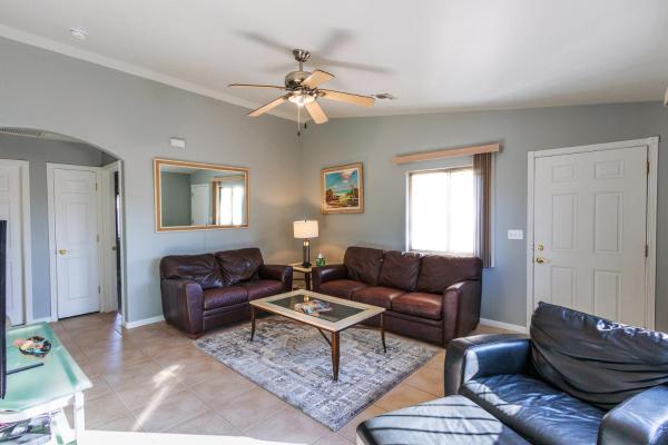 Peaceful Central Retreat - Tucson, AZ