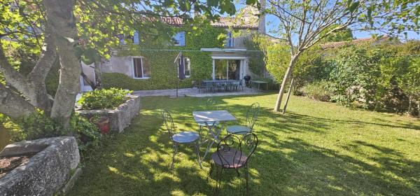 Maison Charentaise 12 à 14 Personnes - Talmont-sur-Gironde