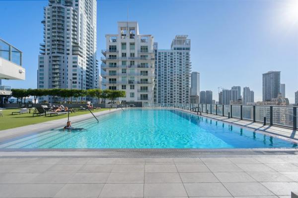 High-rise Condo In Downtown Miami - Miami