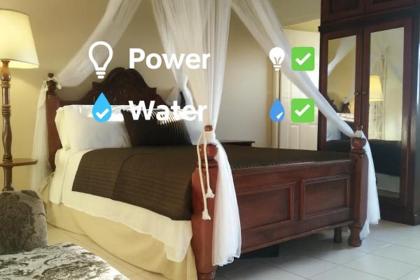 Stylish Studio Apt Ac, Balcony, Parking, Pool - Jamaica