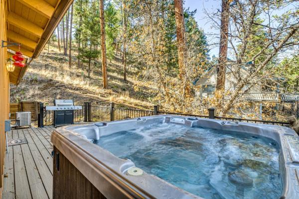 Hot Tub Haven W/ Game Room & Grill In Ruidoso! - Ruidoso, NM